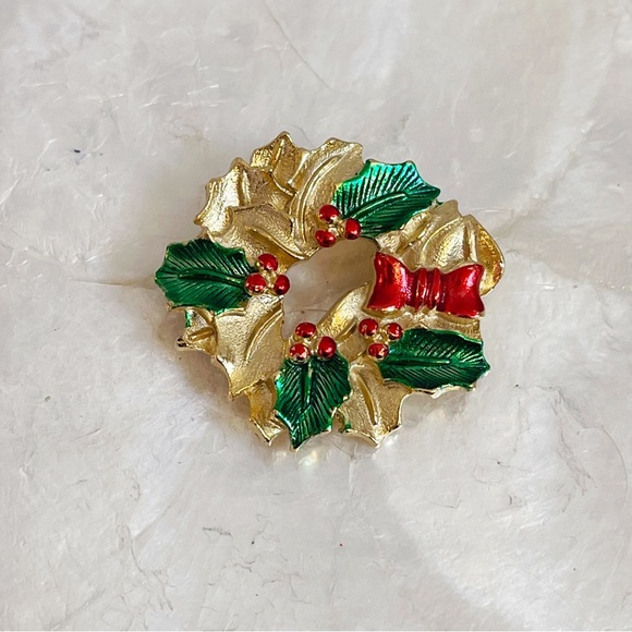 Vintage | Jewelry | Vintage Gold Tone Green Red Holly Berry Christmas ...